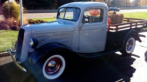 1937 Ford Model 77