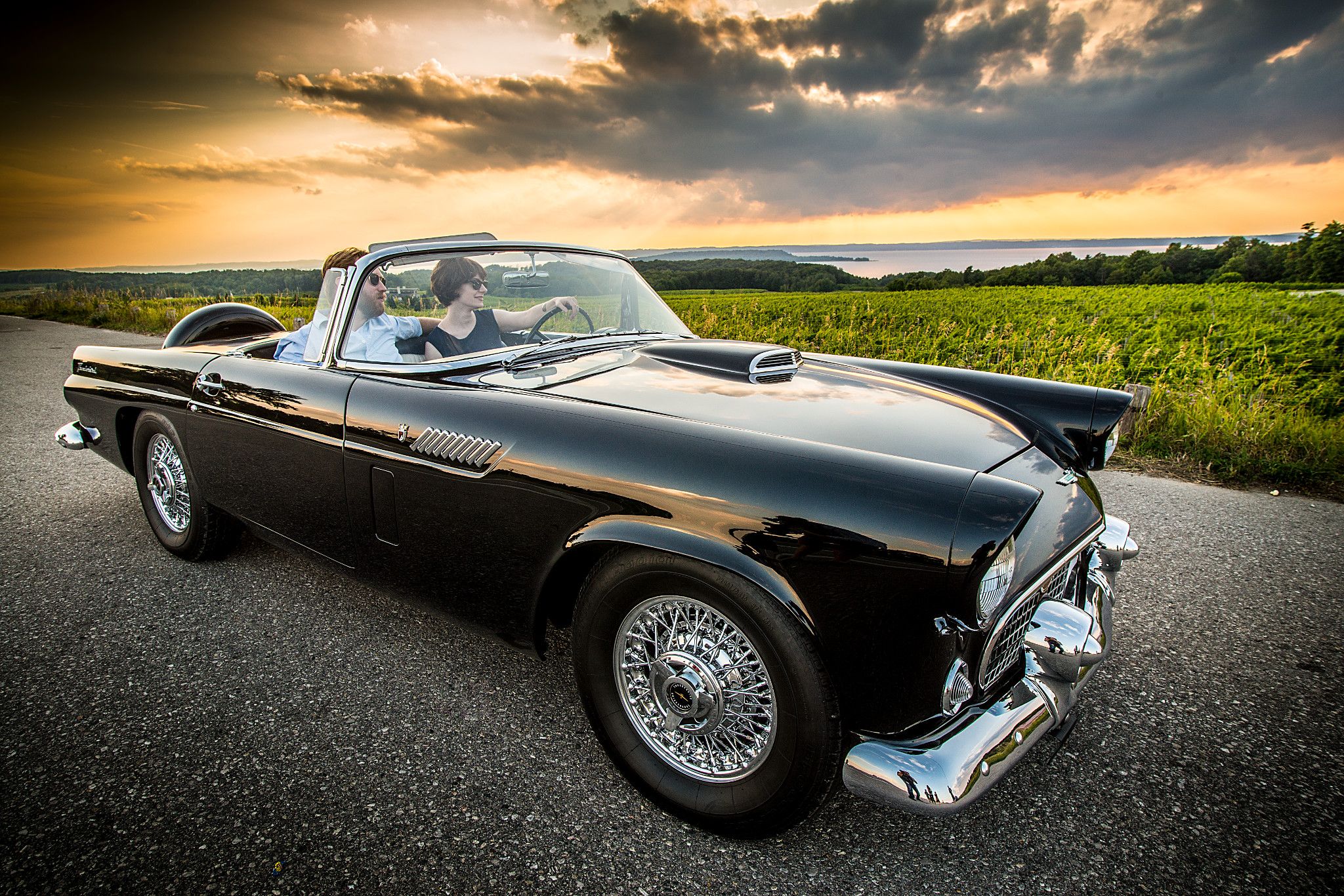 Rent a Ford Thunderbird | DRIVESHARE