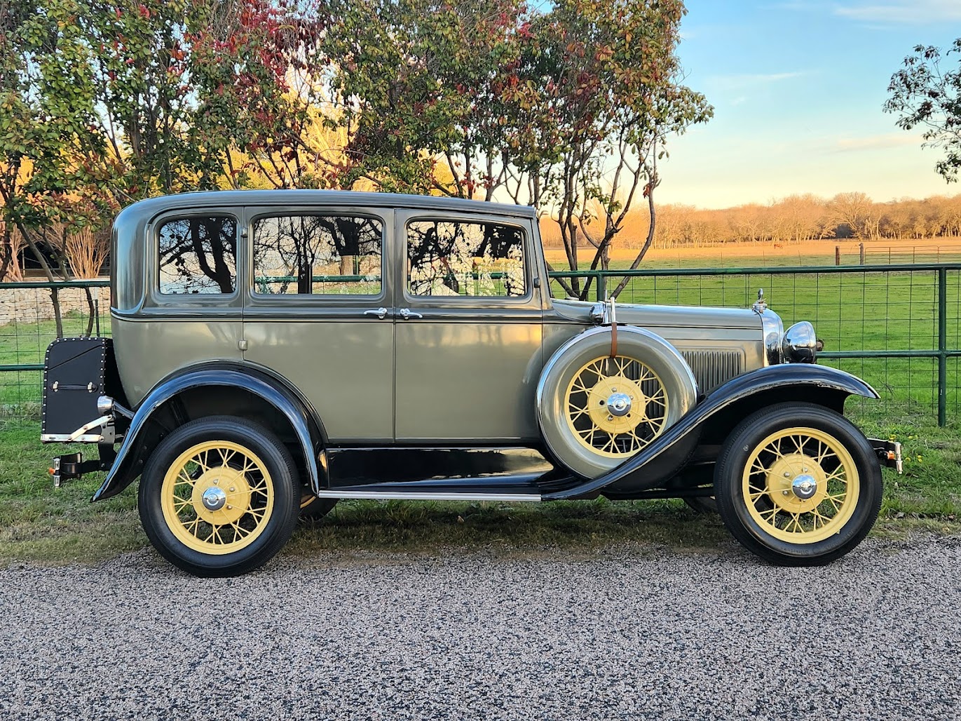 Pre-War Vintage Car Rental 1920s, 1930s Classics | DRIVESHARE